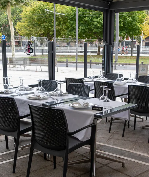 restaurant.metaTitle